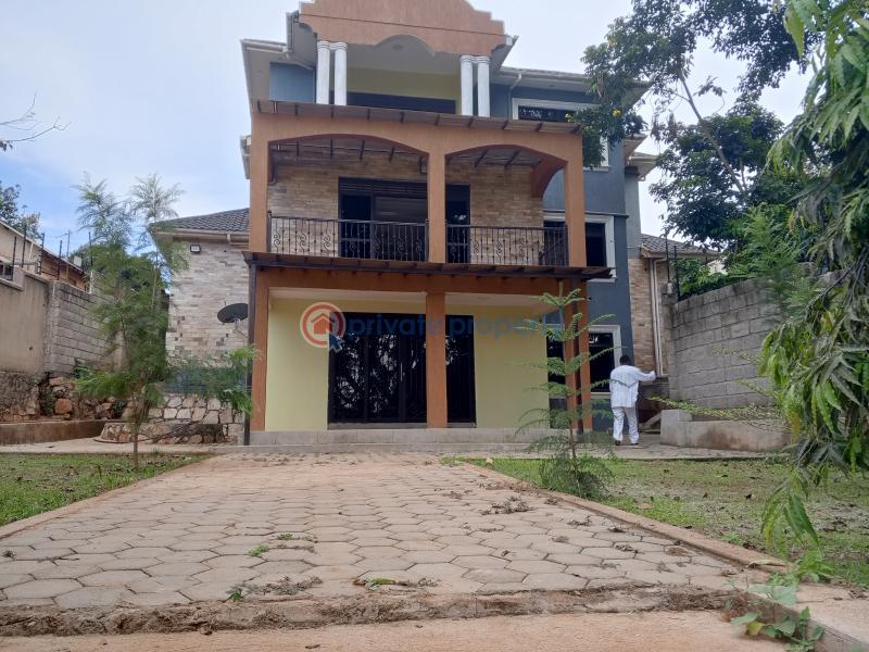 6 bedroom Villa For Sale Nakiwogo Road Katabi Wakiso Central (PID ...