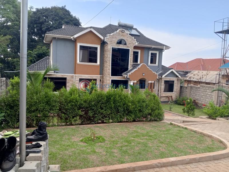 6 bedroom Villa For Sale Nakiwogo Road Katabi Wakiso Central (PID ...