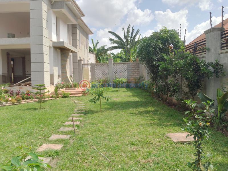 4 bedroom Apartment For Sale Kira Road Kampala Central (PID: 2PACJH ...