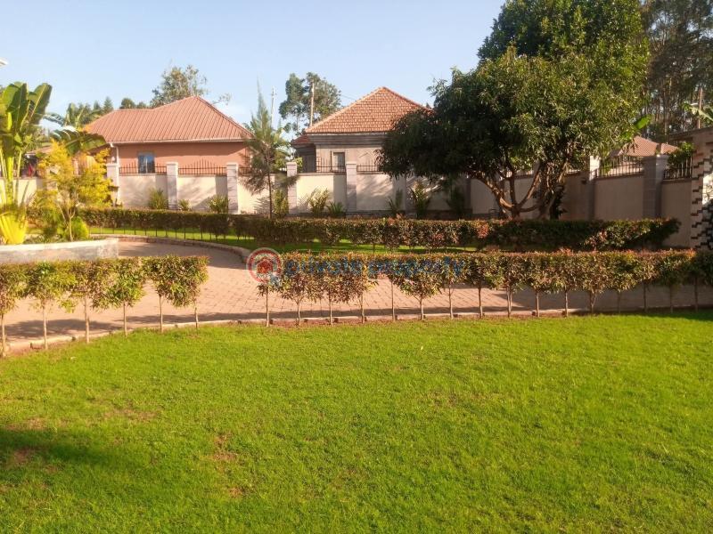 5 bedroom Villa For Sale Kira Nakwero Kira Wakiso Central (PID: 9PACJH ...