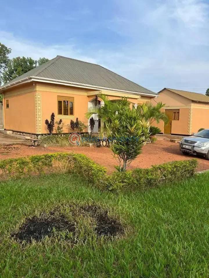 4 bedroom Villa For Sale Wakiso Kakiri Hoima Road Masulita Wakiso ...